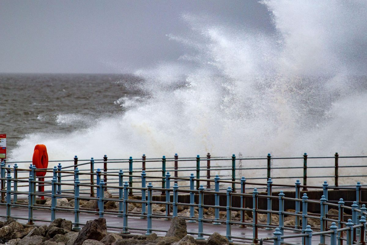 Amber weather warning for wind issued as Storm Dave rolls in