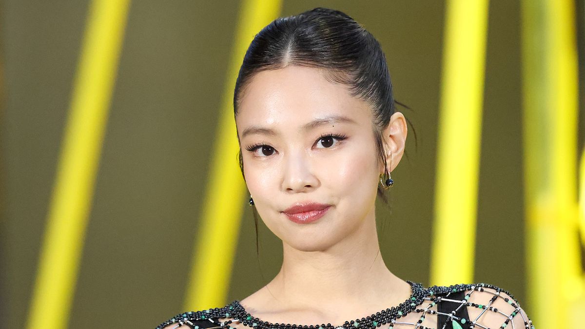Jennie: Blackpink singer behind the viral hit 'Mantra'