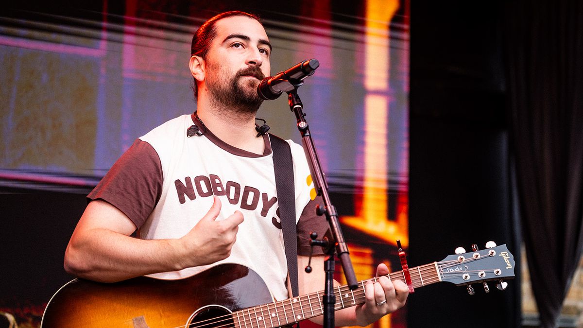 Noah Kahan: Which songs are on his tour setlist?