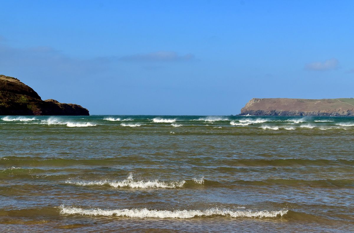 Man dies after entering water in Cornwall beach | News - MFR