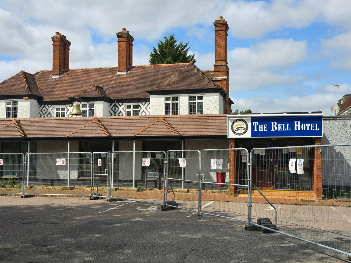 Asylum seekers moved from Bell Hotel in Epping