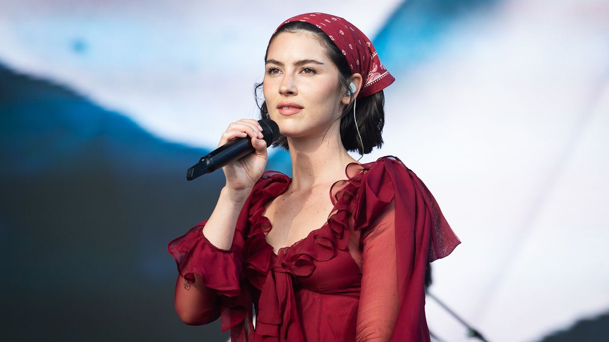 Gracie Abrams reveals tracklist for 'Daughter From Hell'