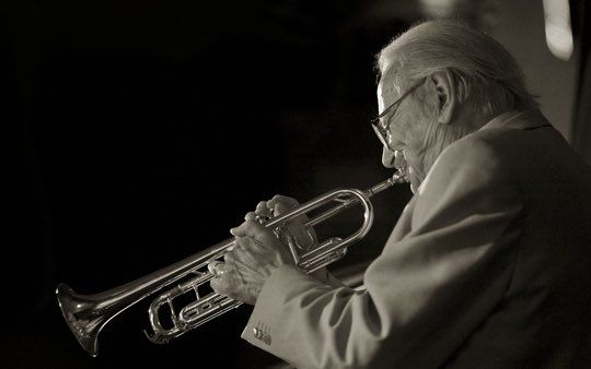 The jazz man who led the VE Day joy in London