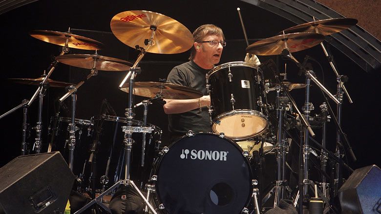 Phil Rudd offers his services to AC/DC’s Angus Young