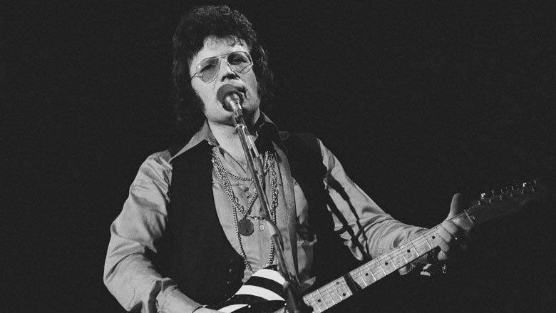 Man guitarist Deke Leonard dies aged 72
