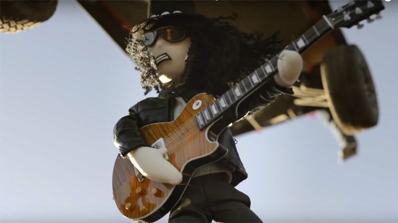 Slash ft. Myles Kennedy & The Conspirators transformed into puppets in ...