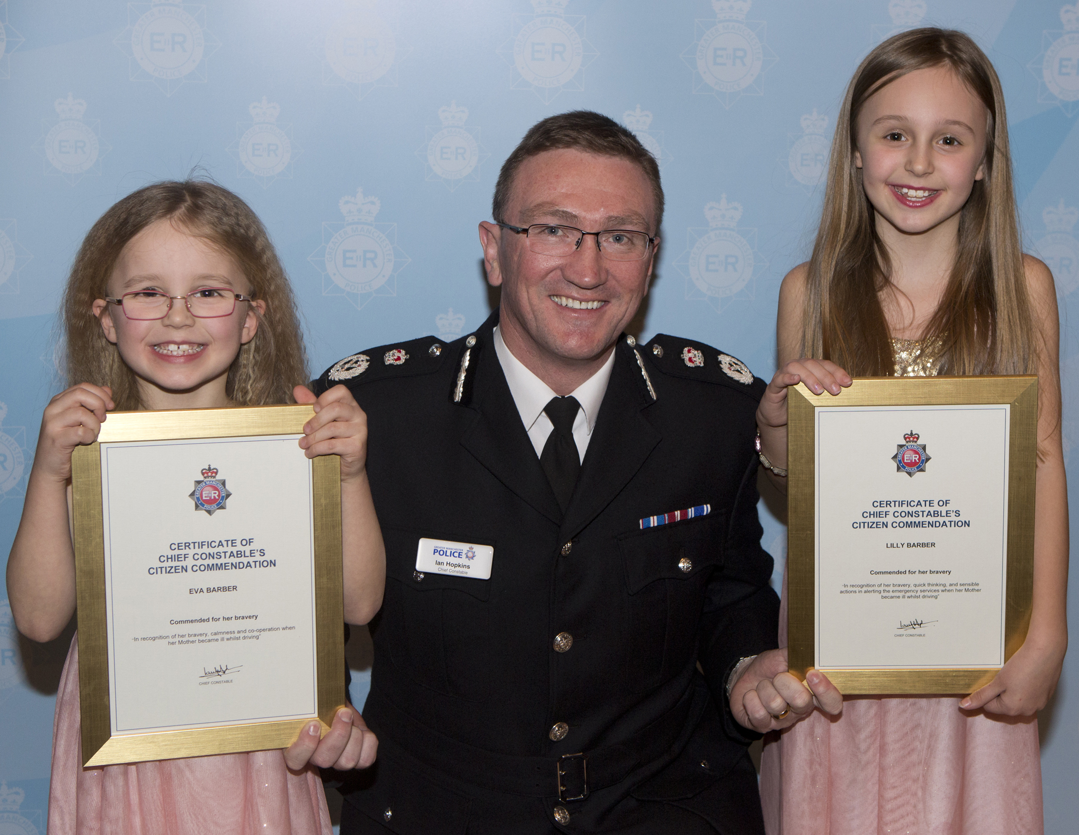 [LISTEN] 9-year-old's 999 Saves Mum | News - Hits Radio (Manchester)