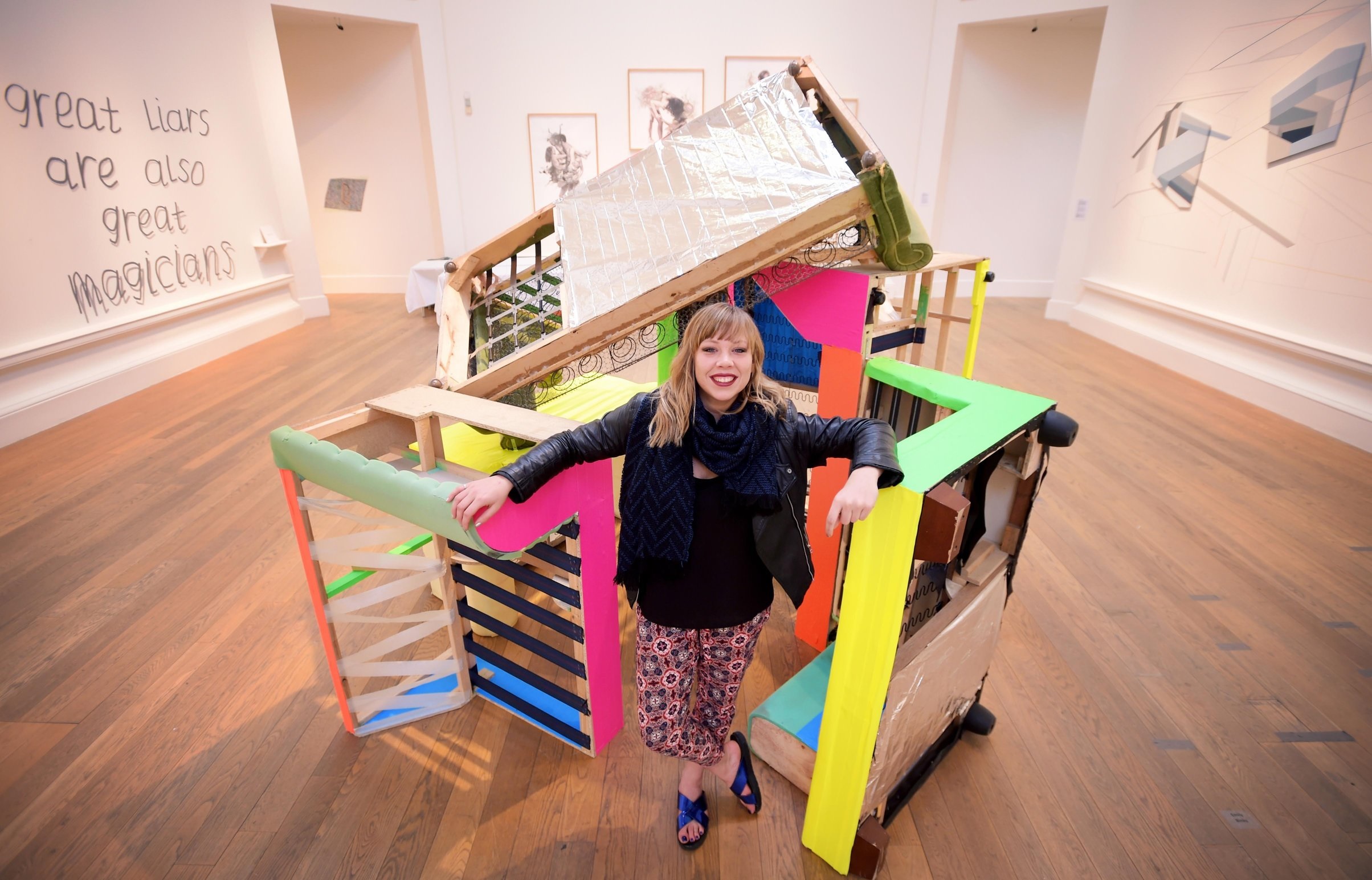 Edinburgh art student wins art prize for shelter created from sofas ...