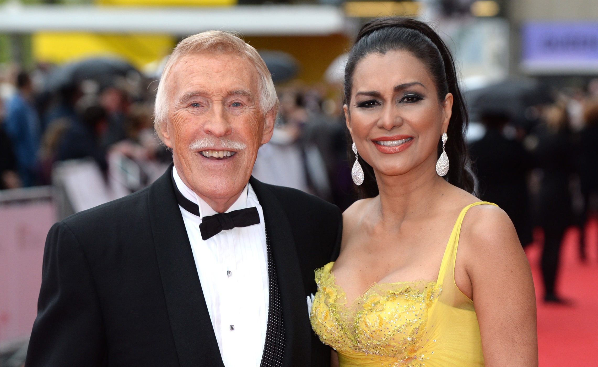 Forsyth's wife feared for his life after fall | Celebrity - undefined