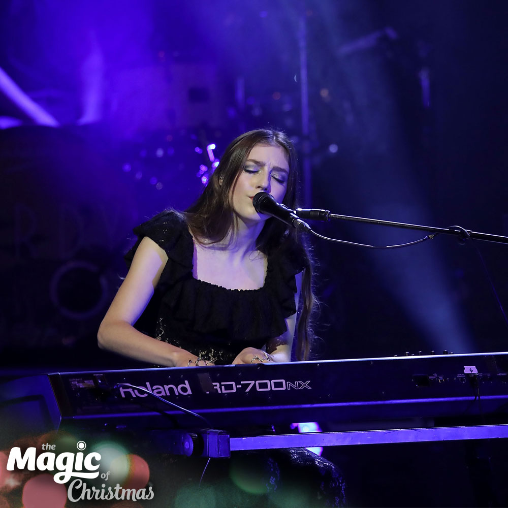 The Magic of Christmas: Birdy performs 'Wings' at the London Palladium ...