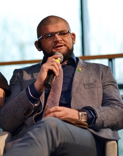 Actor Returns to Stockton to open Acting School | News - Greatest Hits ...