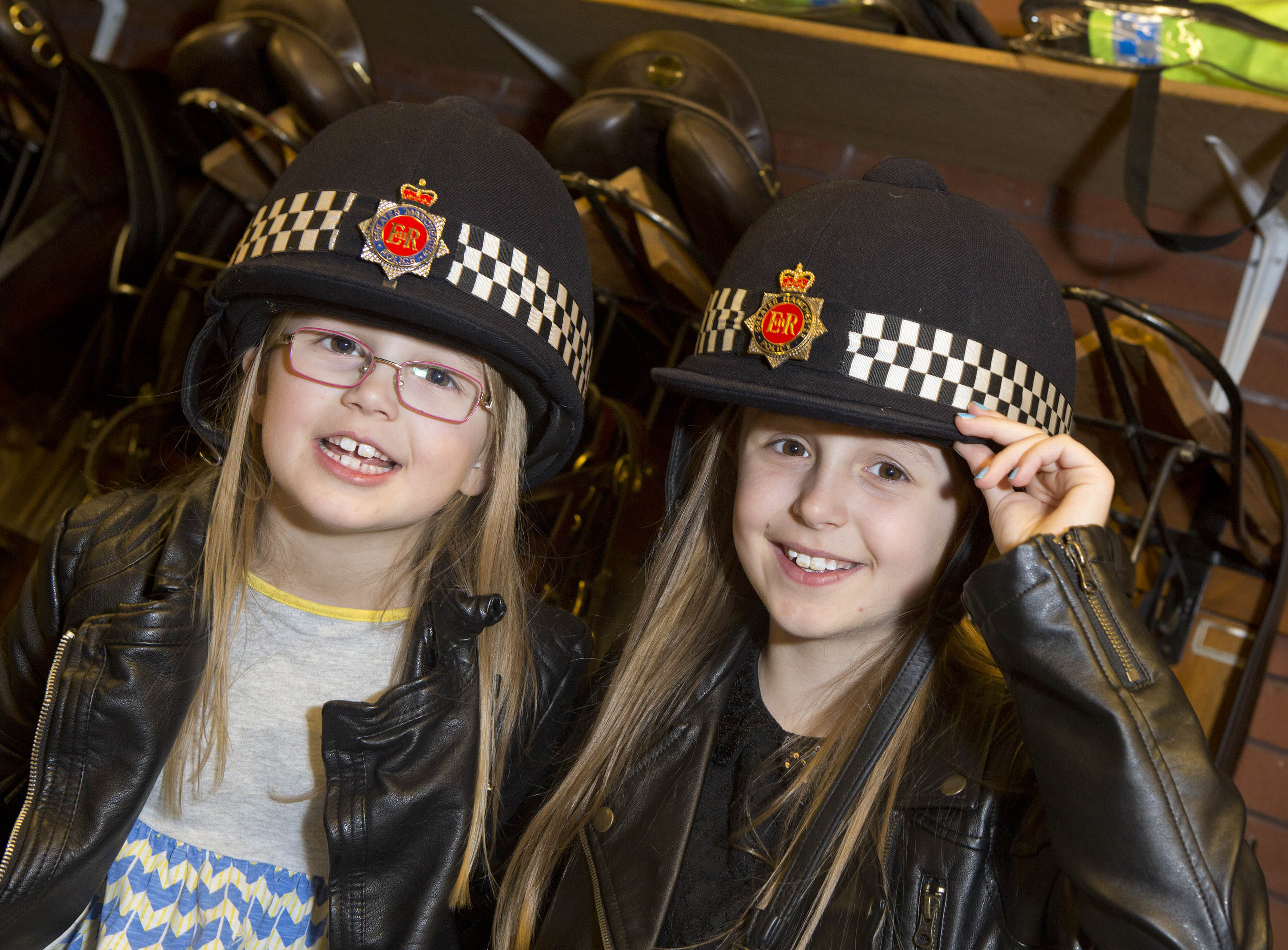 Sisters praised by police for saving their mum | News - undefined
