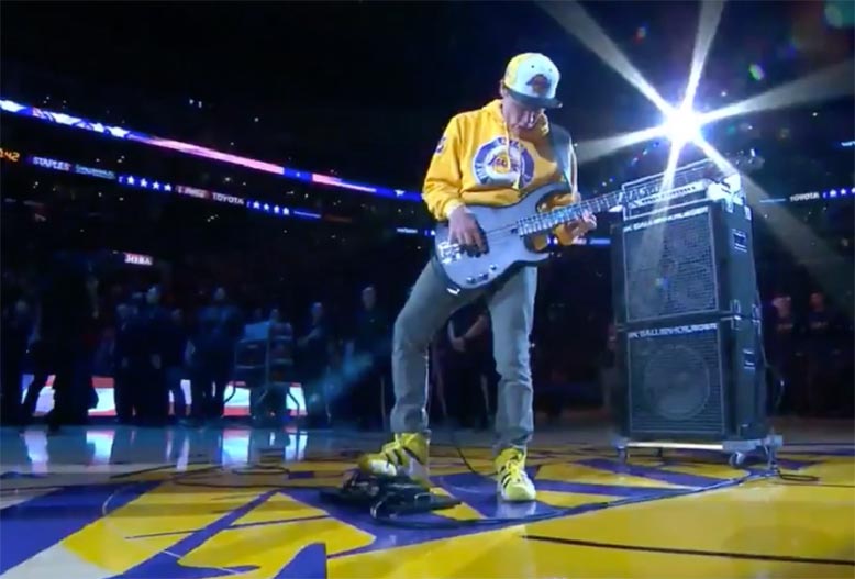 Red Hot Chilli Peppers' Flea divides opinion with bass rendition of US ...